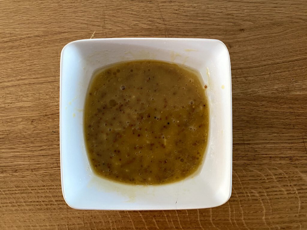 ENSALADA DE POLLO CON ADEREZO MOSTAZA MIEL - UNA PIZCA DE LUNA