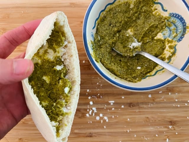 PITAS RELLENAS DE MOZZARELLA Y QUESO FETA - UNA PIZCA DE LUNA