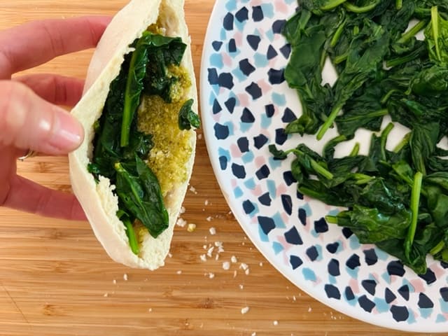 PITAS RELLENAS DE MOZZARELLA Y QUESO FETA - UNA PIZCA DE LUNA