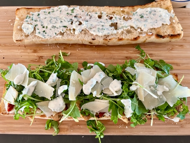 SANDWICH DE POLLO MOSTAZA MIEL, MOZZARELLA Y SALSA RANCHERA - UNA PIZCA ...